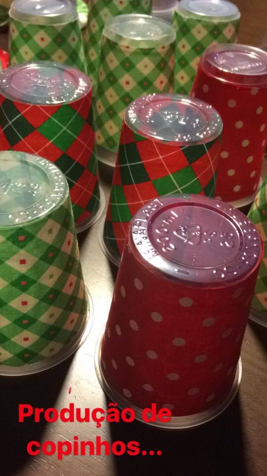 Calendário do advento com criança pequena - Preparativos para o Natal