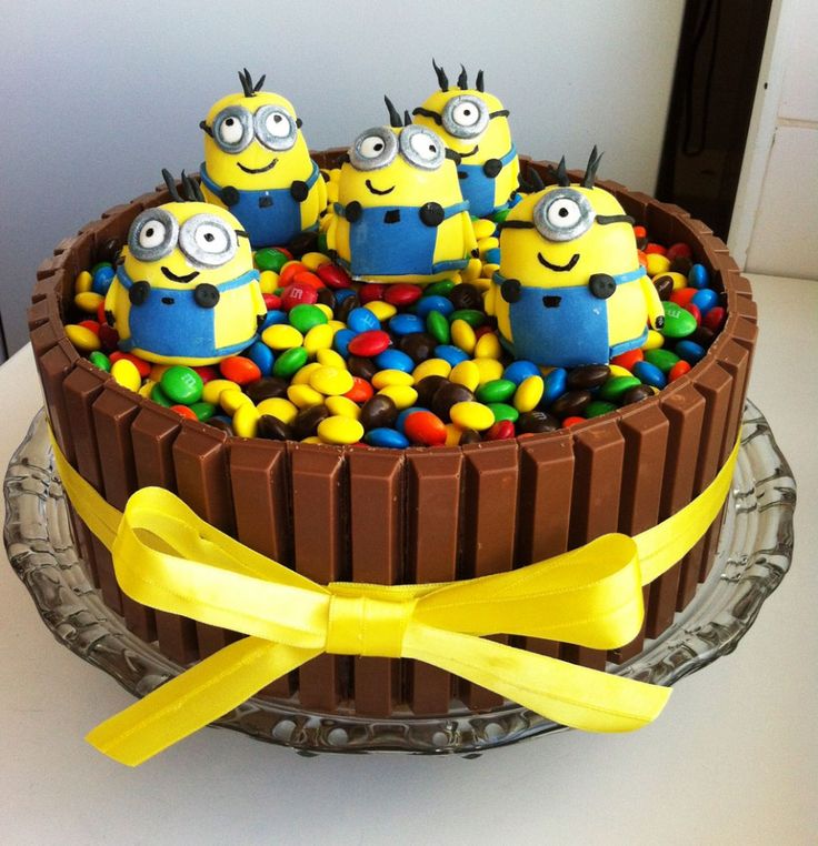 Bolo dos Minions - 31 modelos incríveis para sua festa - Imperdível!