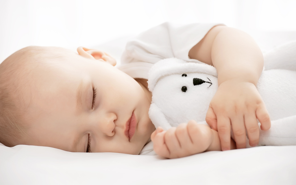 Por que se preocupar com o sono do bebê? E como estabelecer uma rotina?